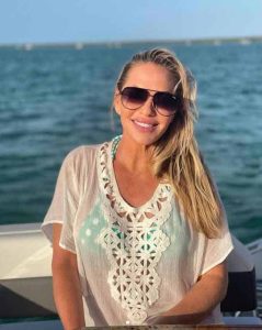 Heather Monahan Age, Husband, Books, Career, Bio, Wiki, Net Worth ...