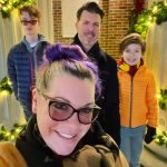 Emily D Baker Age, Husband, Wiki, Glasses, Net Worth, Bio, Kids ...