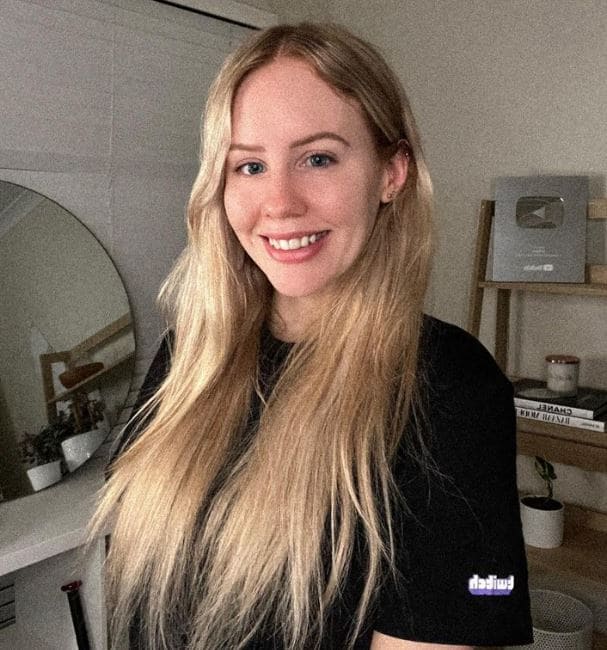 Who is Nalopia? Age, Real Name, Boyfriend, Height, Wiki, Bio, Net Worth ...