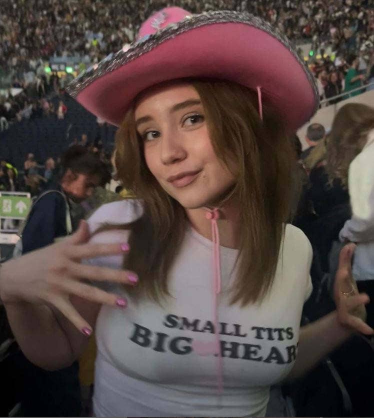 Who is Ruby Stokes? Age, Height, Boyfriend, Nationality, Wiki, Bio, Net ...